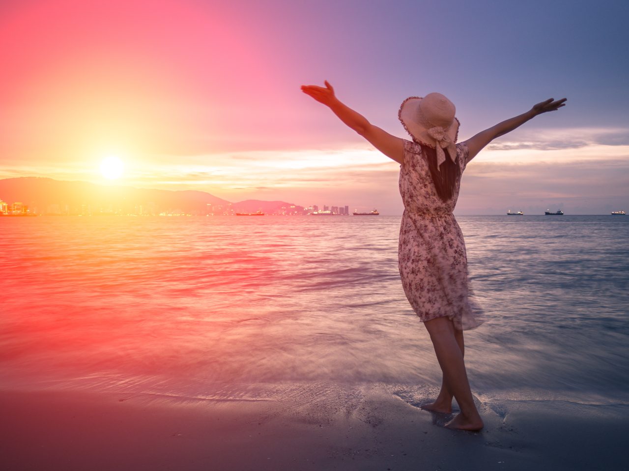 How to be Happy Being Single | Embrace Singlehood to Find Love